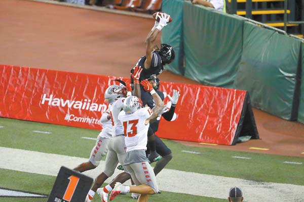 Cordeiro’s five TDs help UH rally, beat New Mexico 39-33 | News, Sports ...